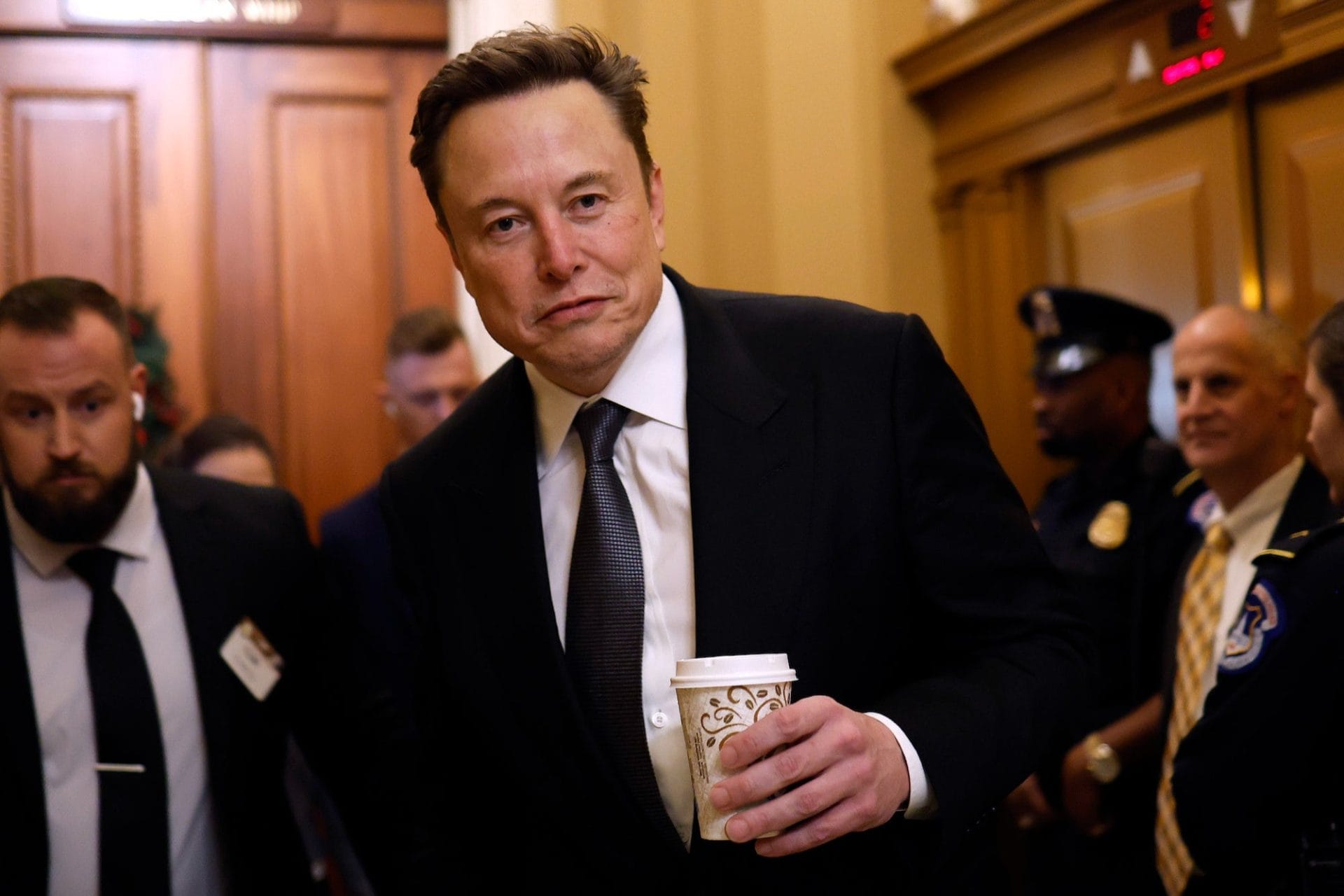 Elon Musk: Su Fortuna Supera los 400 mil millones de dólares - Coin Watcher